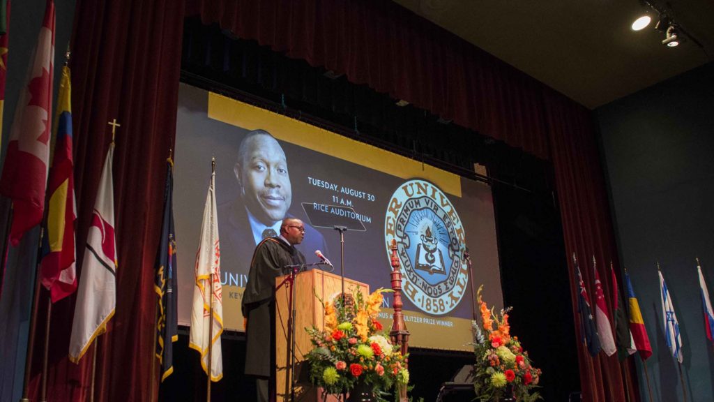 Pulitzer winner and alumnus delivers convocation address - Baker University